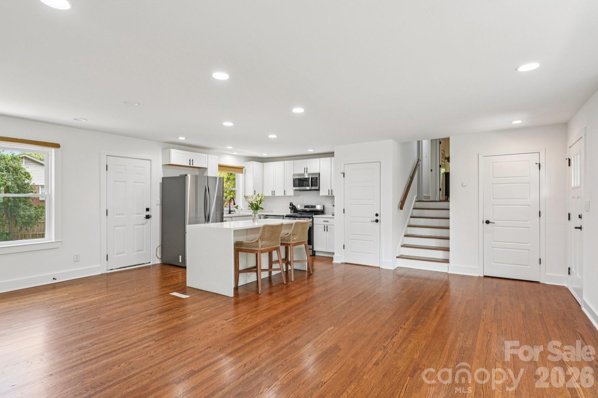 5300 Cheval Place, Charlotte, NC - photo 6 of 39