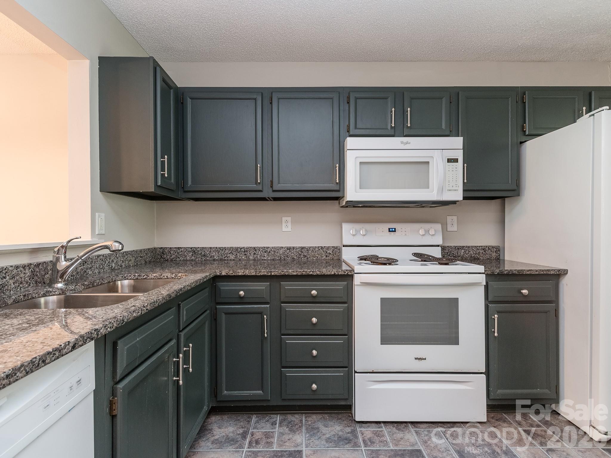 Photo 6 of 8211 Golf Ridge Drive, Charlotte, NC