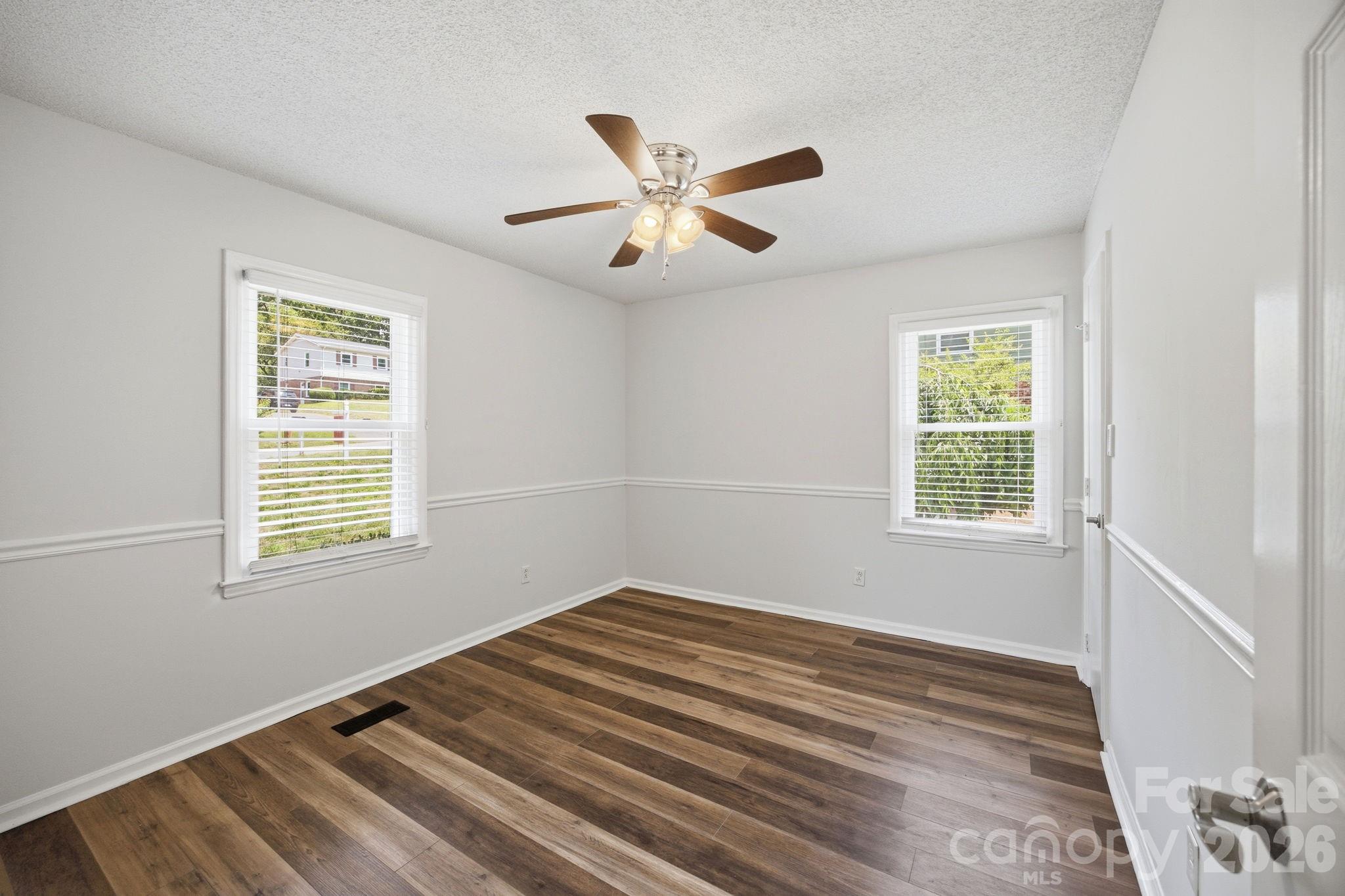 6727 Glenmoor Drive, Charlotte, NC - photo 17 of 32