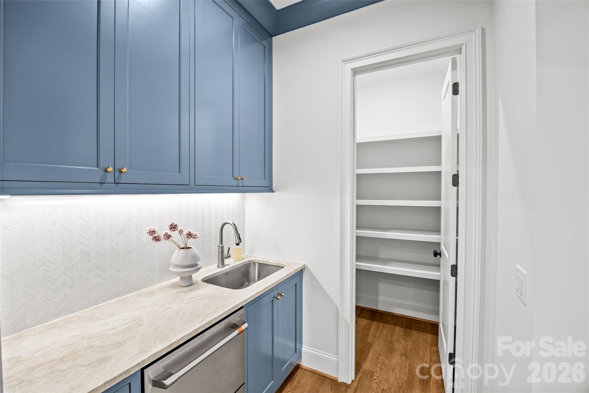 Photo 14 of 4715 Montclair Avenue, Charlotte, NC
