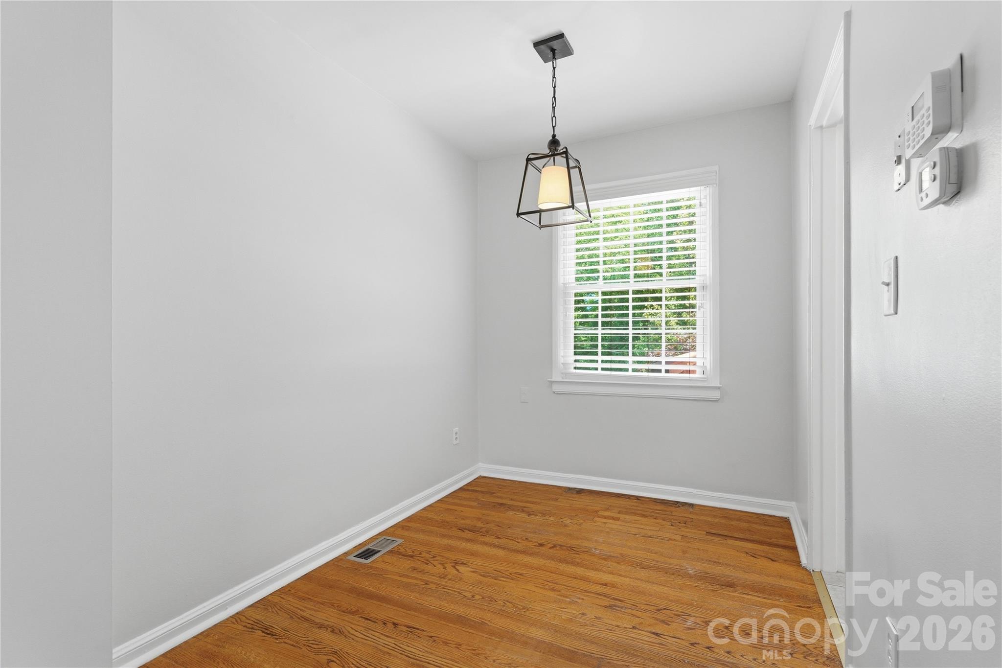 Photo 14 of 525 Wakefield Drive, Charlotte, NC
