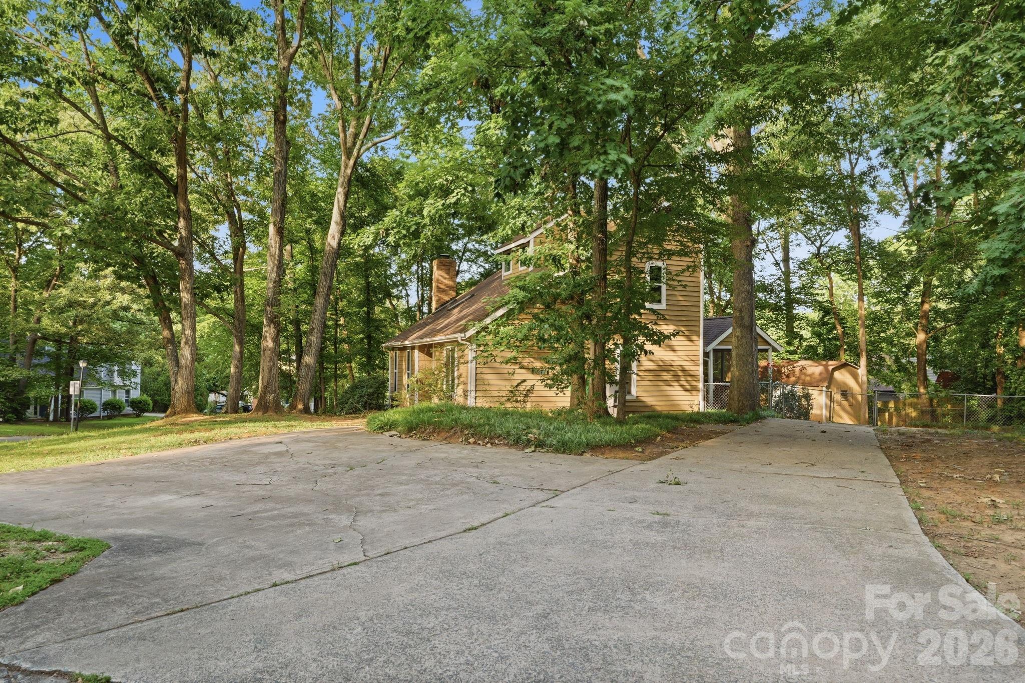 Home for sale at 7401 Park Vista Circle, Charlotte, NC — photo 23 of 33