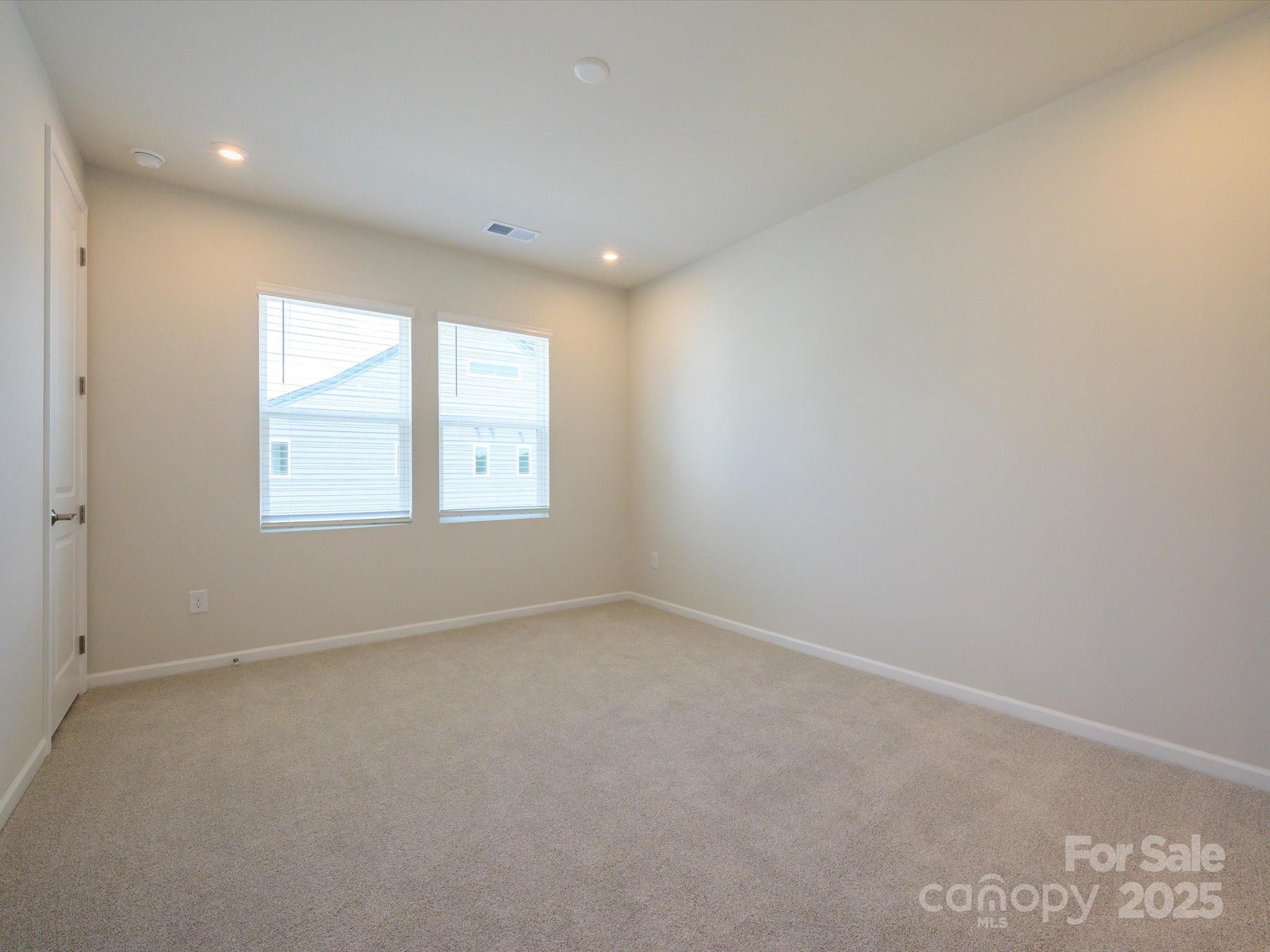Photo 11 of 5640 Kingspan Drive, Charlotte, NC