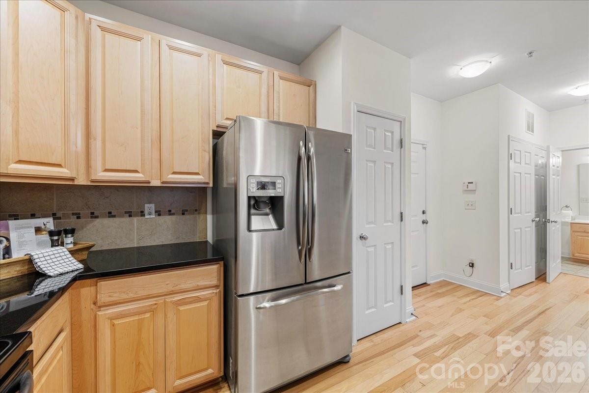 Photo 5 of 1000 E Woodlawn Road118, Charlotte, NC