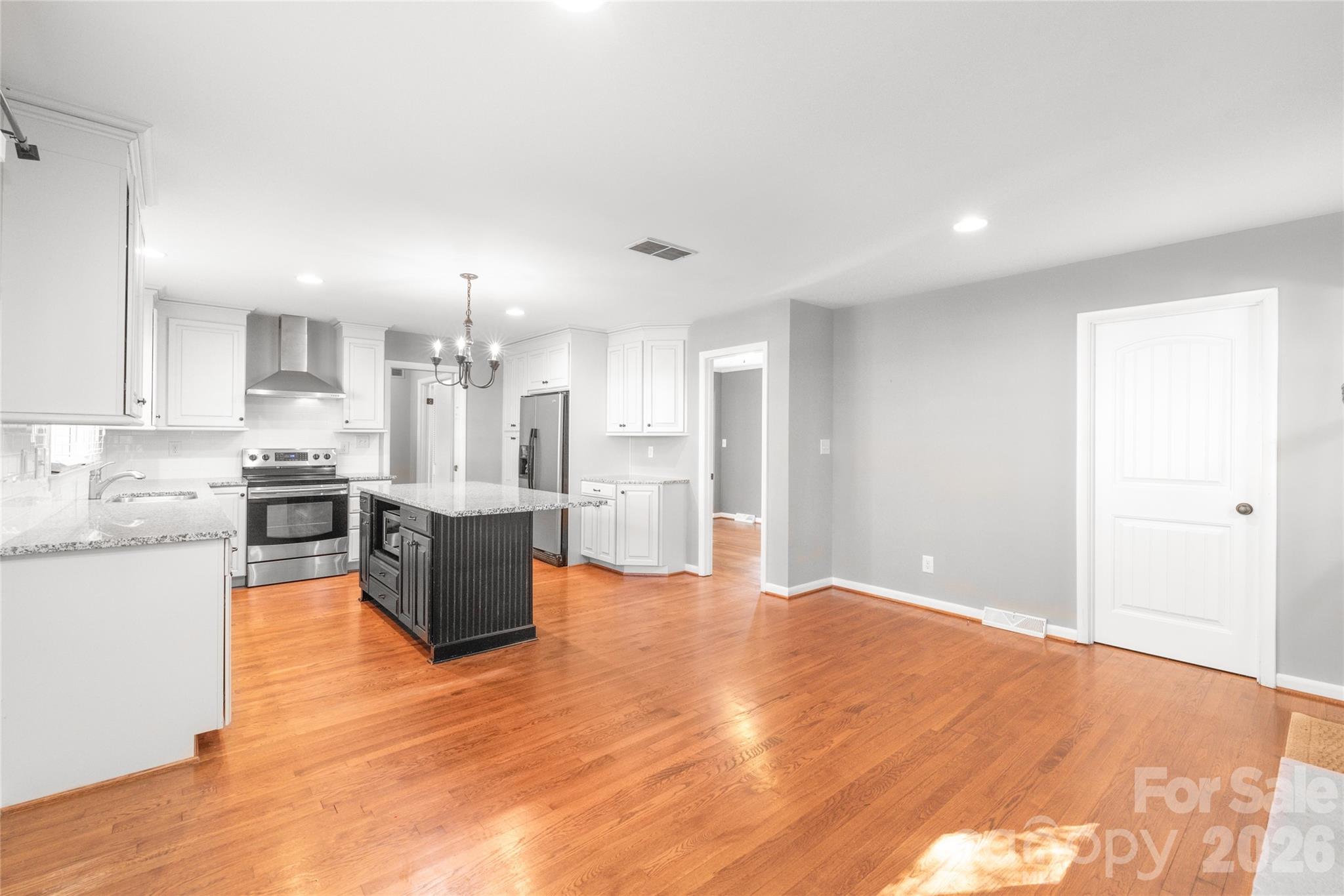 Photo 15 of 1612 Redcoat Drive, Charlotte, NC