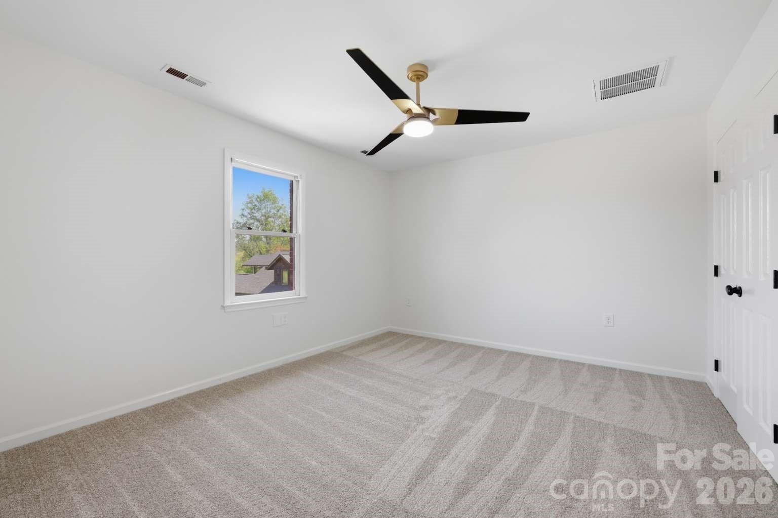 3811 Pinecrest Drive NE, Hickory, NC - photo 18 of 36