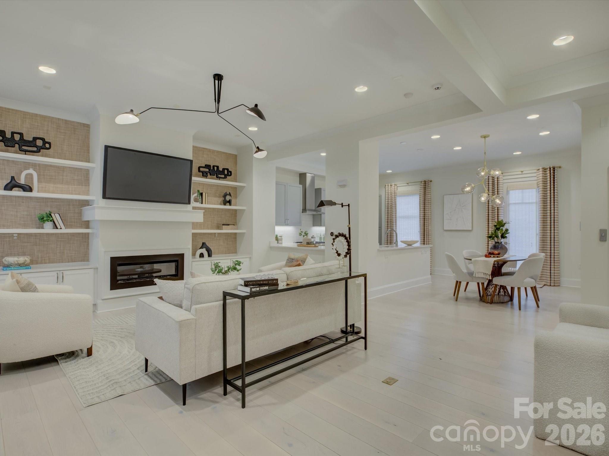 Photo 4 of 335 E Tremont Avenue, Charlotte, NC