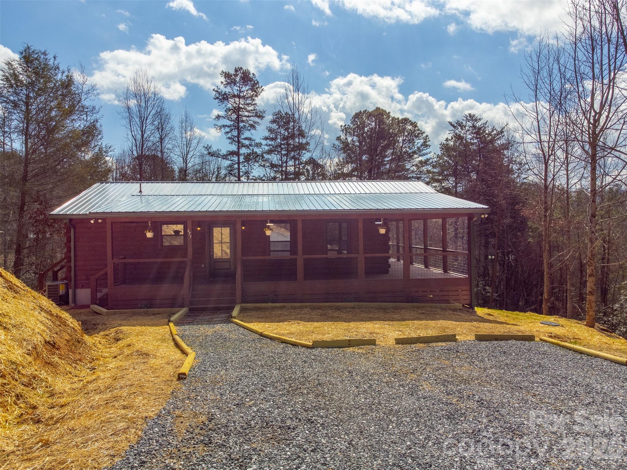 Photo 4 of 677 Ridgetop Circle, Whittier, NC