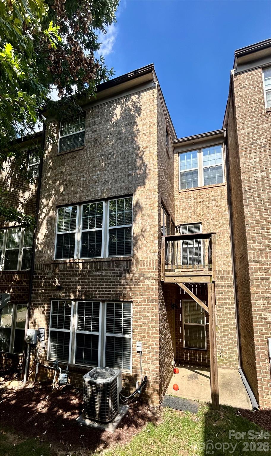 251 Lincoln Street, Charlotte, NC - photo 4 of 22