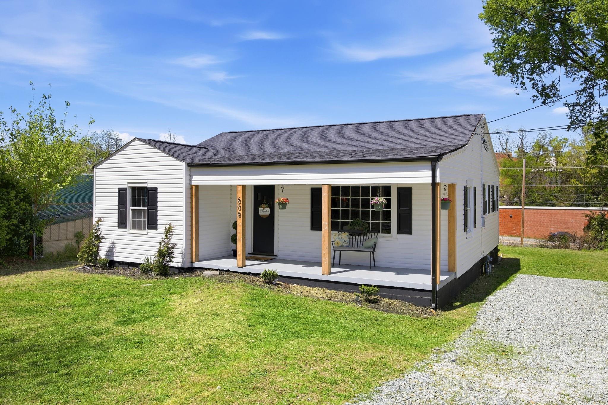 Photo 3 of 608 Carver Drive, Lexington, NC