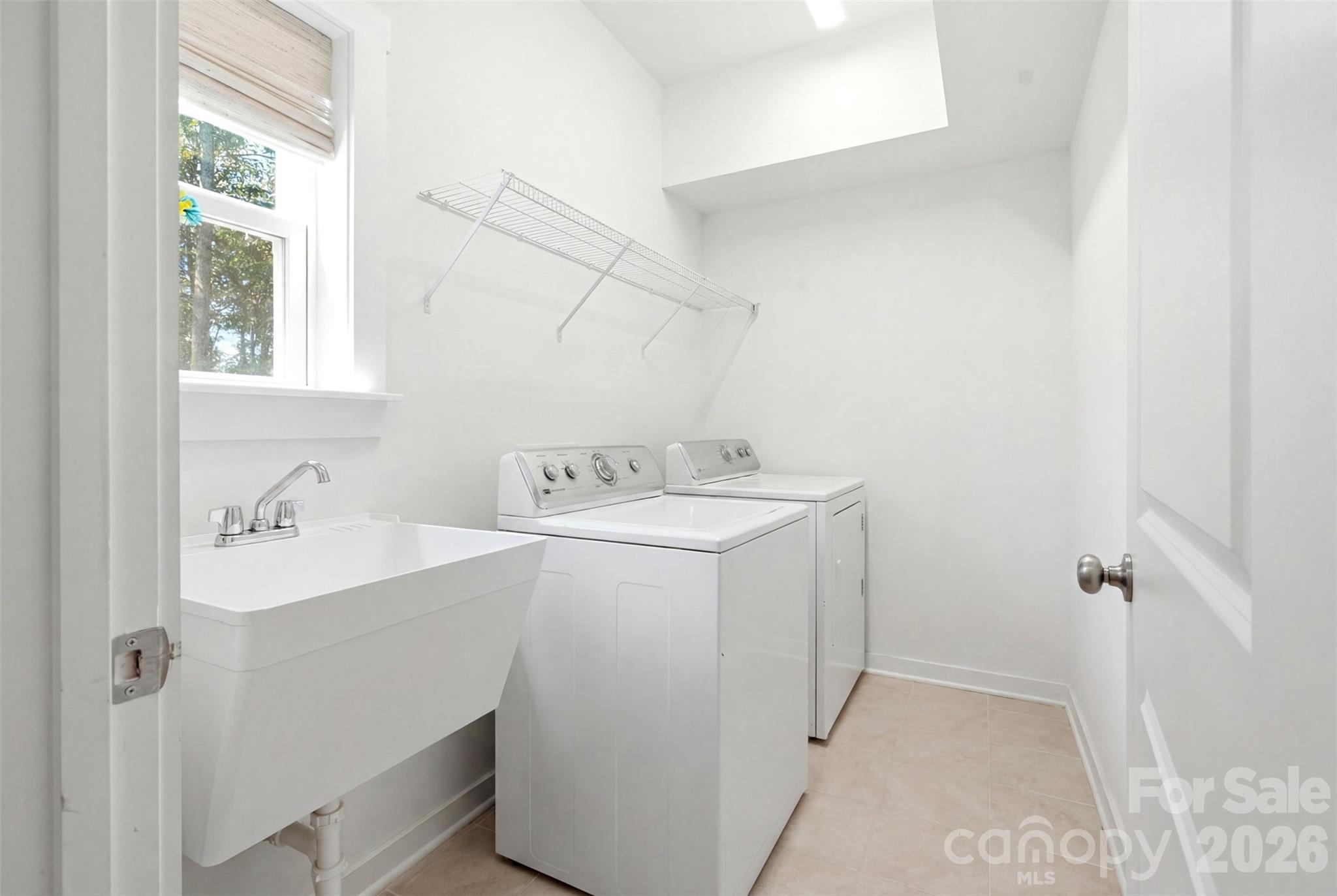 Photo 21 of 15611 Walnut Hill Drive, Charlotte, NC