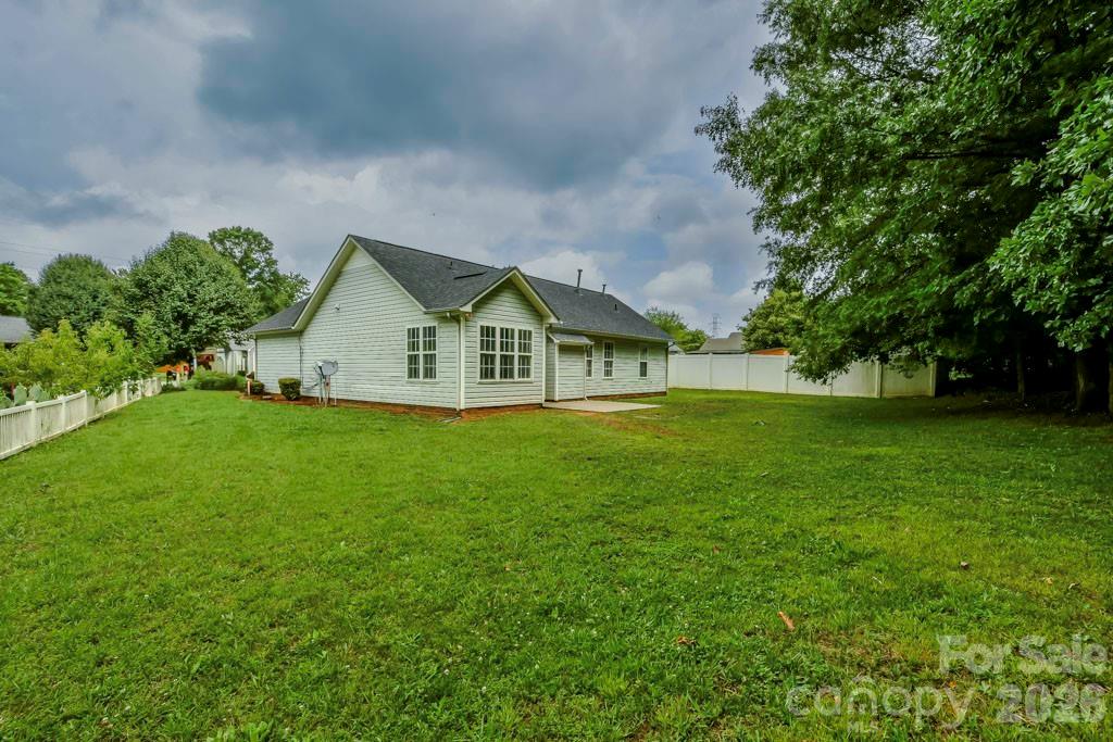 Photo 3 of 3510 Tracy Glenn Court, Charlotte, NC