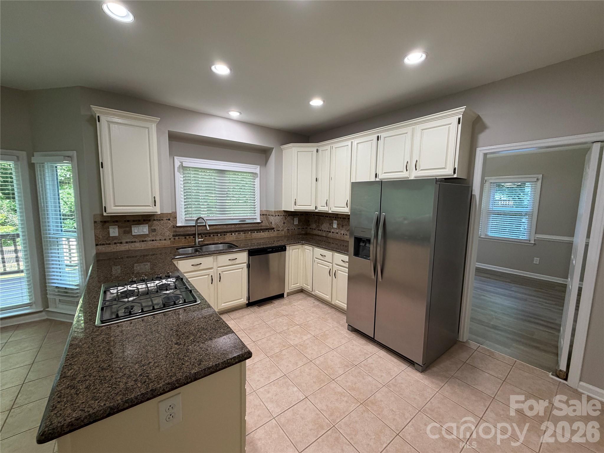 4714 Avonwood Lane, Charlotte, NC - photo 16 of 47