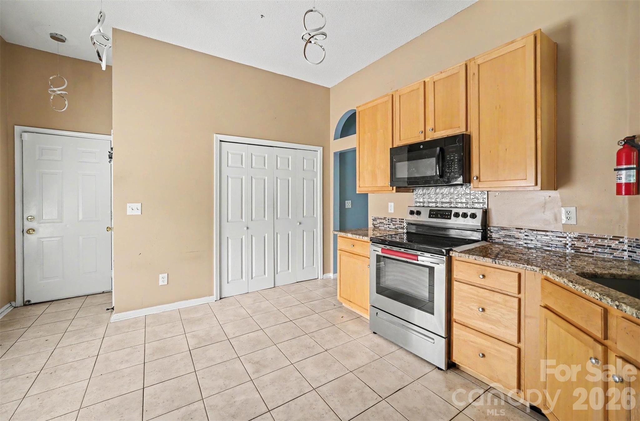 10026 Dauphine Drive, Charlotte, NC - photo 14 of 49