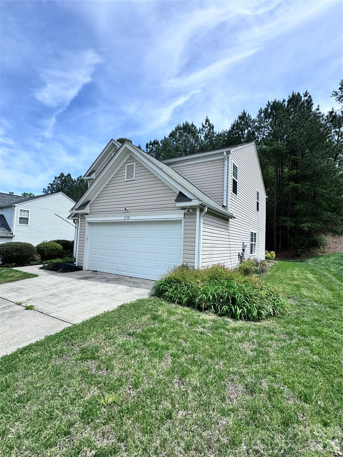 6528 Forest Cross Drive, Charlotte, NC - photo 4 of 24