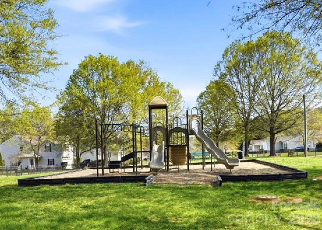 Photo 28 of 1528 Oakdale Green Drive, Charlotte, NC