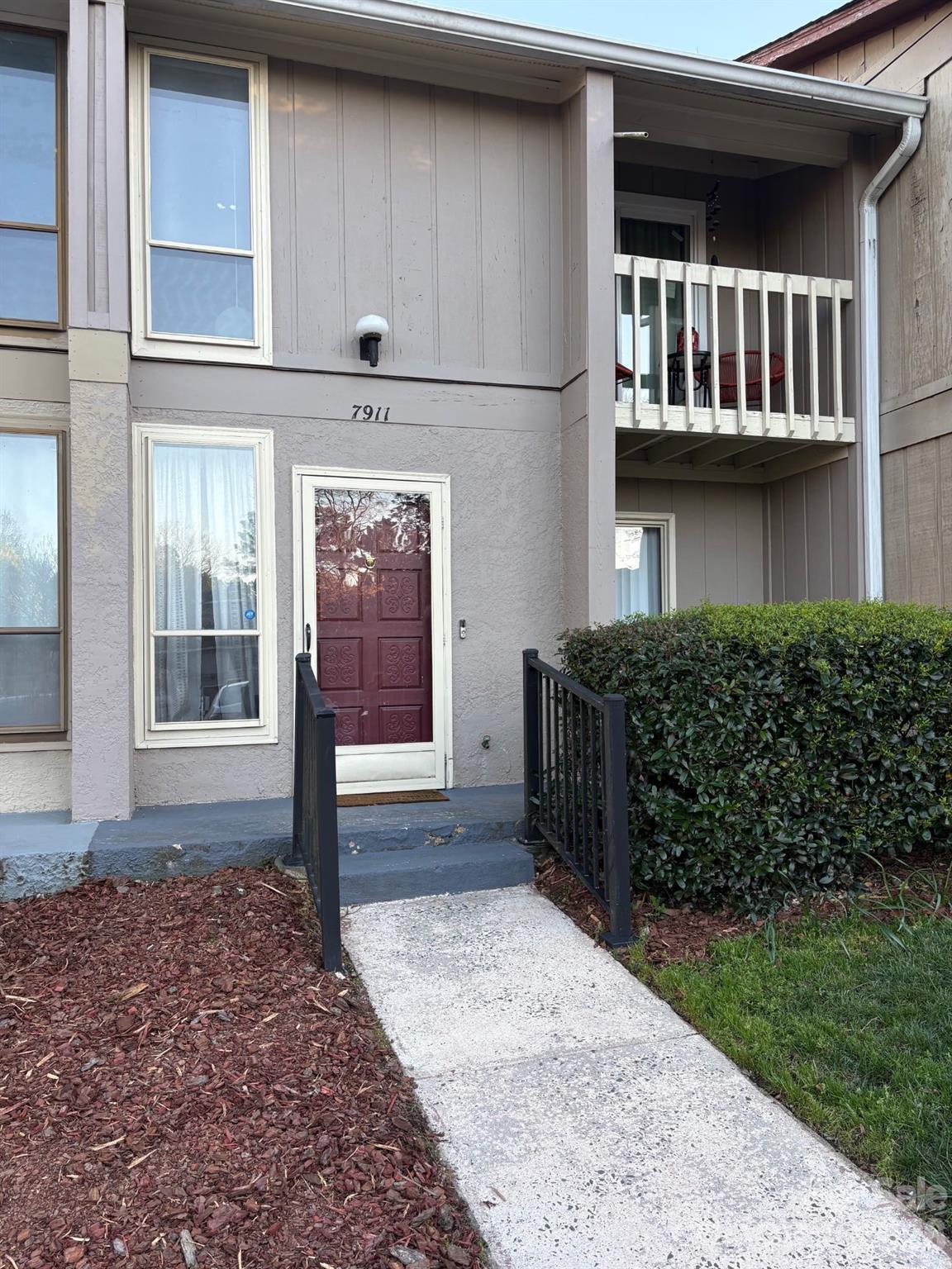 Photo 2 of 7911 Charter Oak Lane, Charlotte, NC