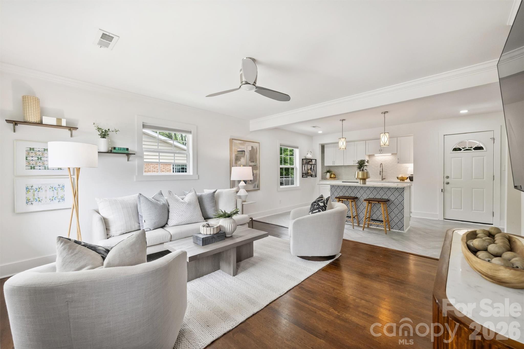 2314 Crestview Drive, Charlotte, NC - photo 5 of 43