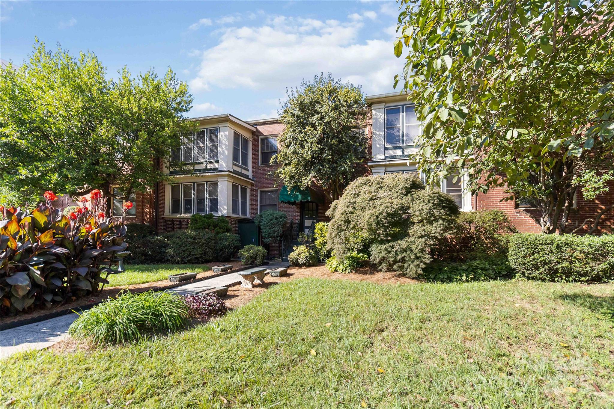 Photo 33 of 811 E Morehead Street6, Charlotte, NC
