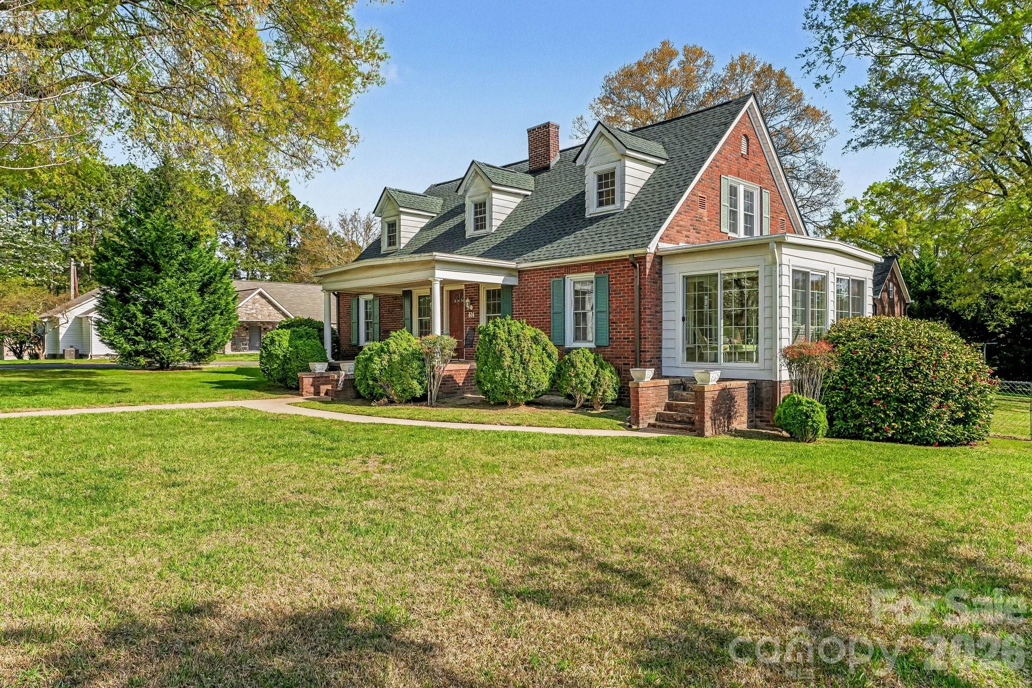 Photo 3 of 614 W Ridge Avenue, Landis, NC