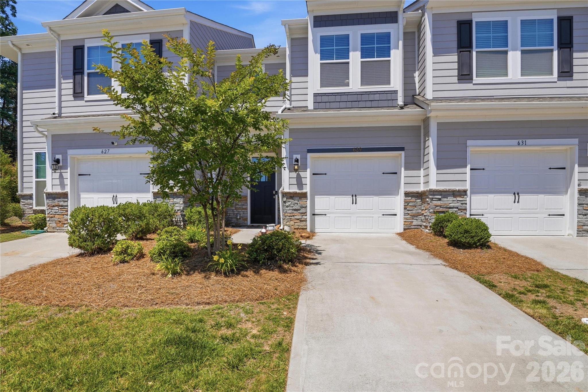 629 Cypress Glen Lane, Lake Wylie, SC - photo 2 of 40