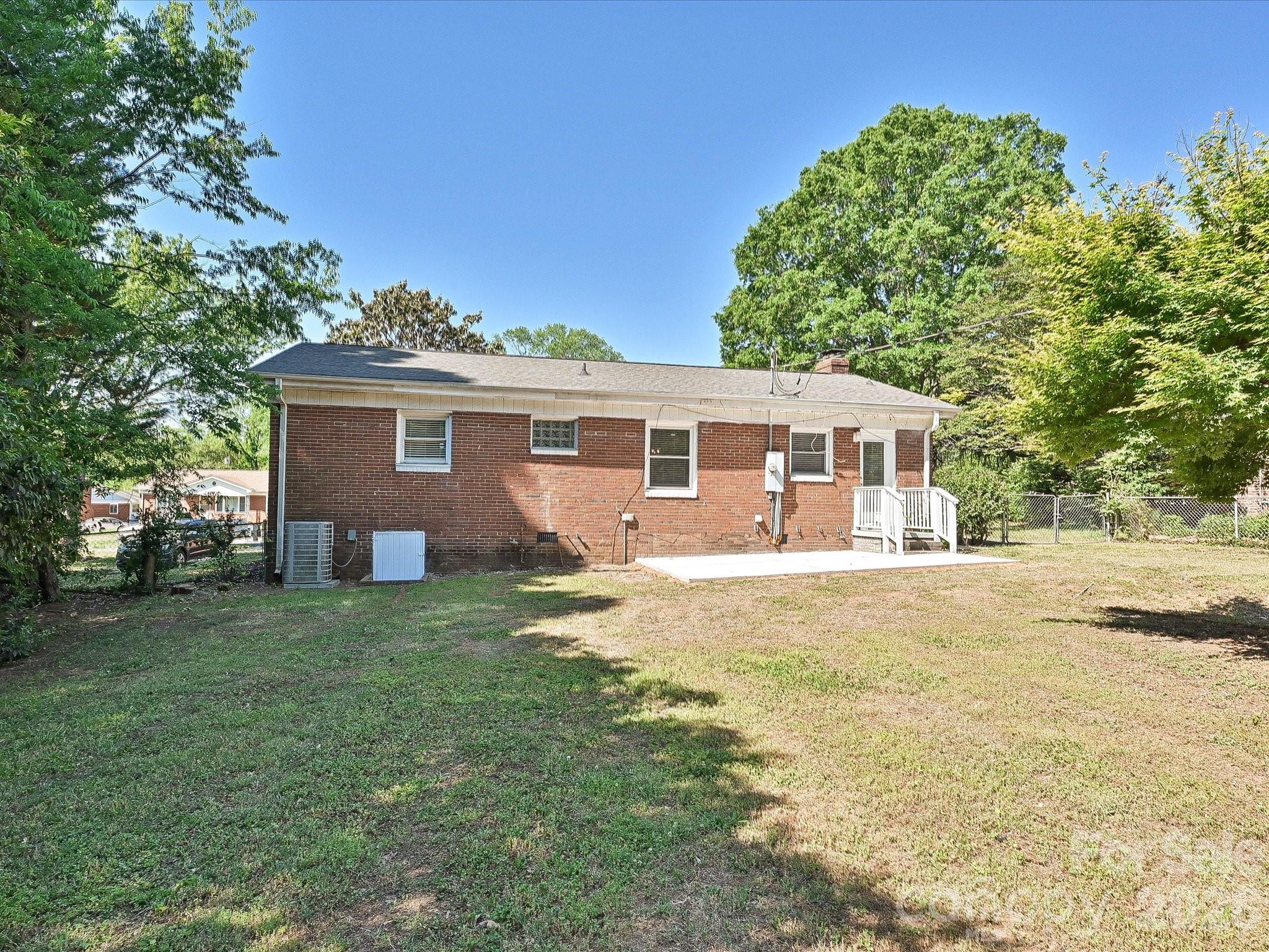 Photo 21 of 1913 Optimist Lane, Charlotte, NC