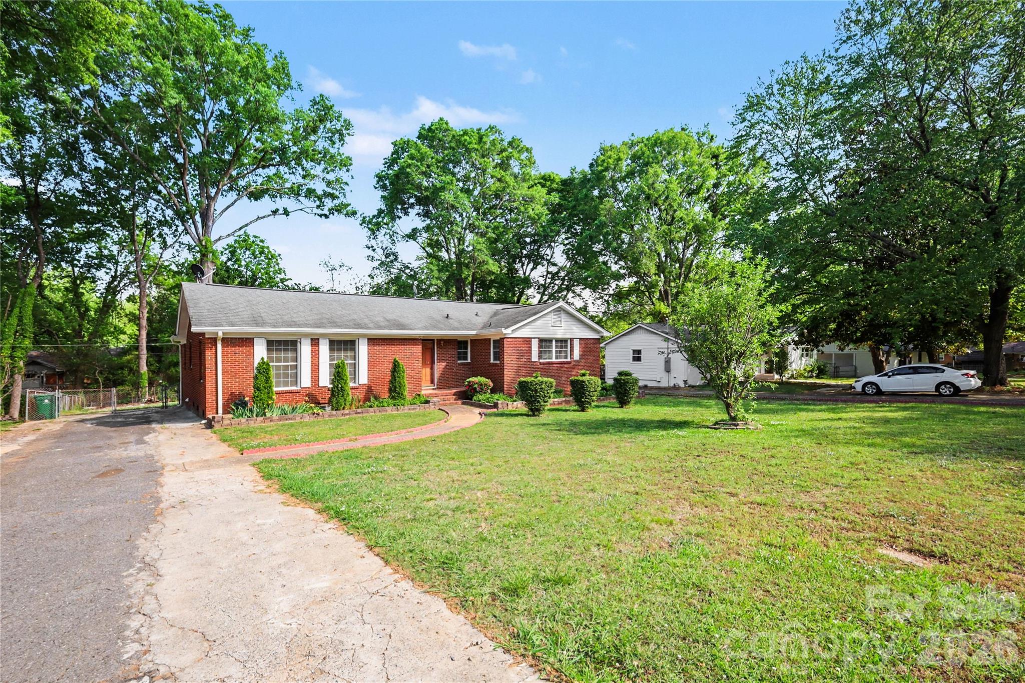 Photo 4 of 3220 Wiseman Drive, Charlotte, NC