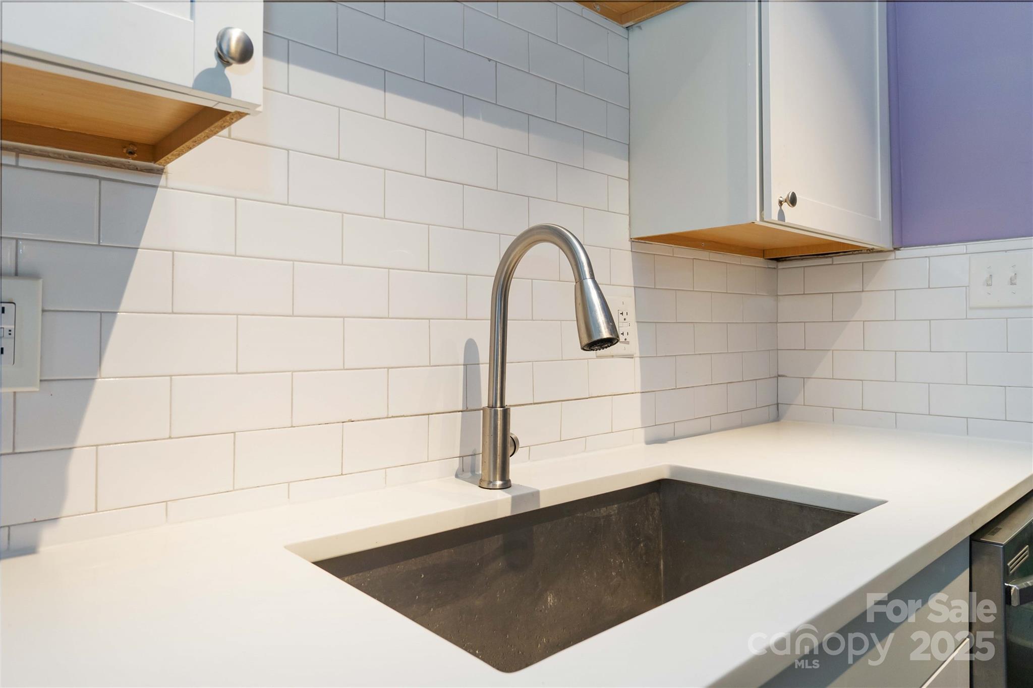 Photo 12 of 811 E Morehead Street6, Charlotte, NC