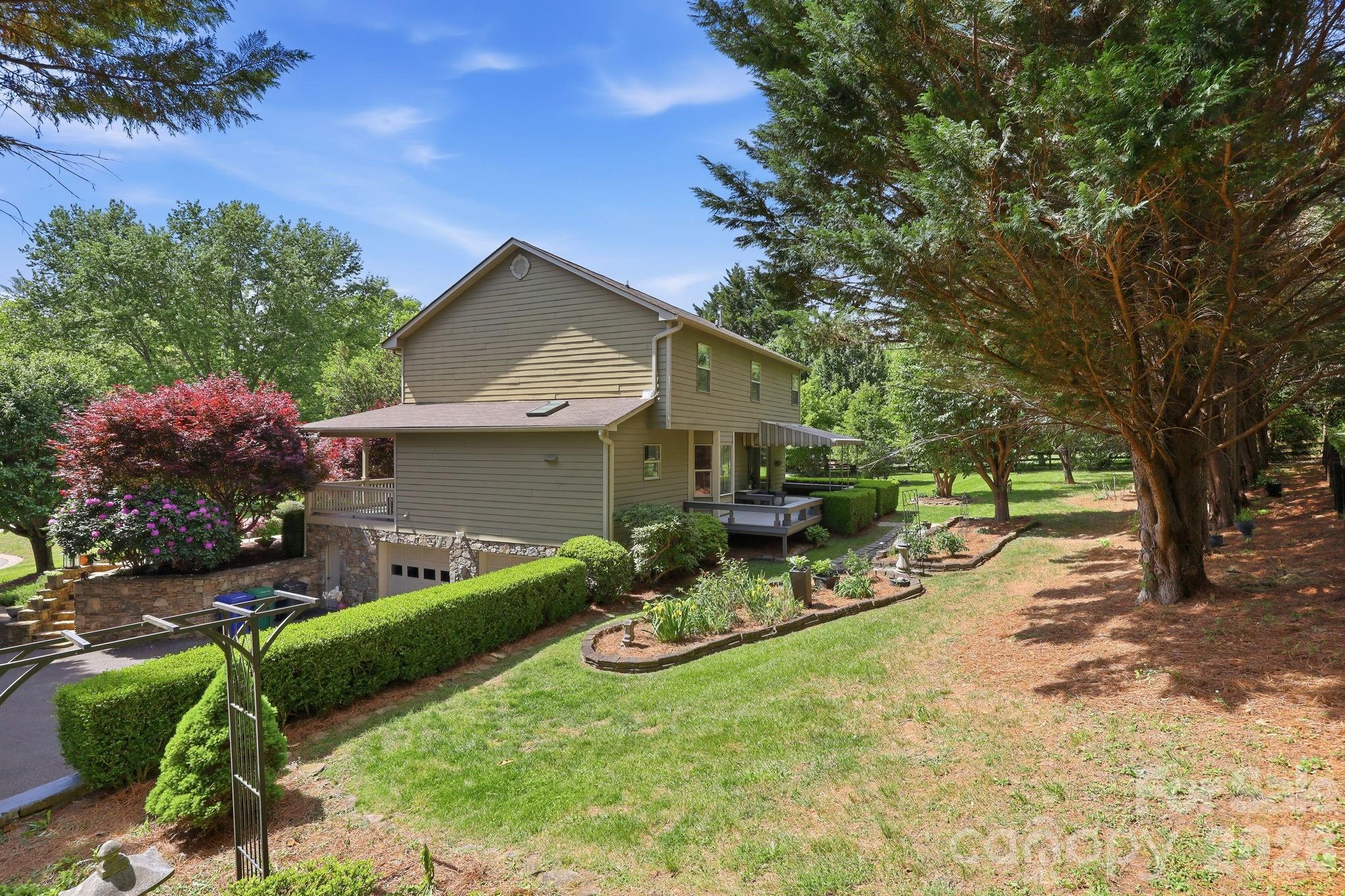 306 Woodview Court, Fletcher, NC - photo 3 of 43