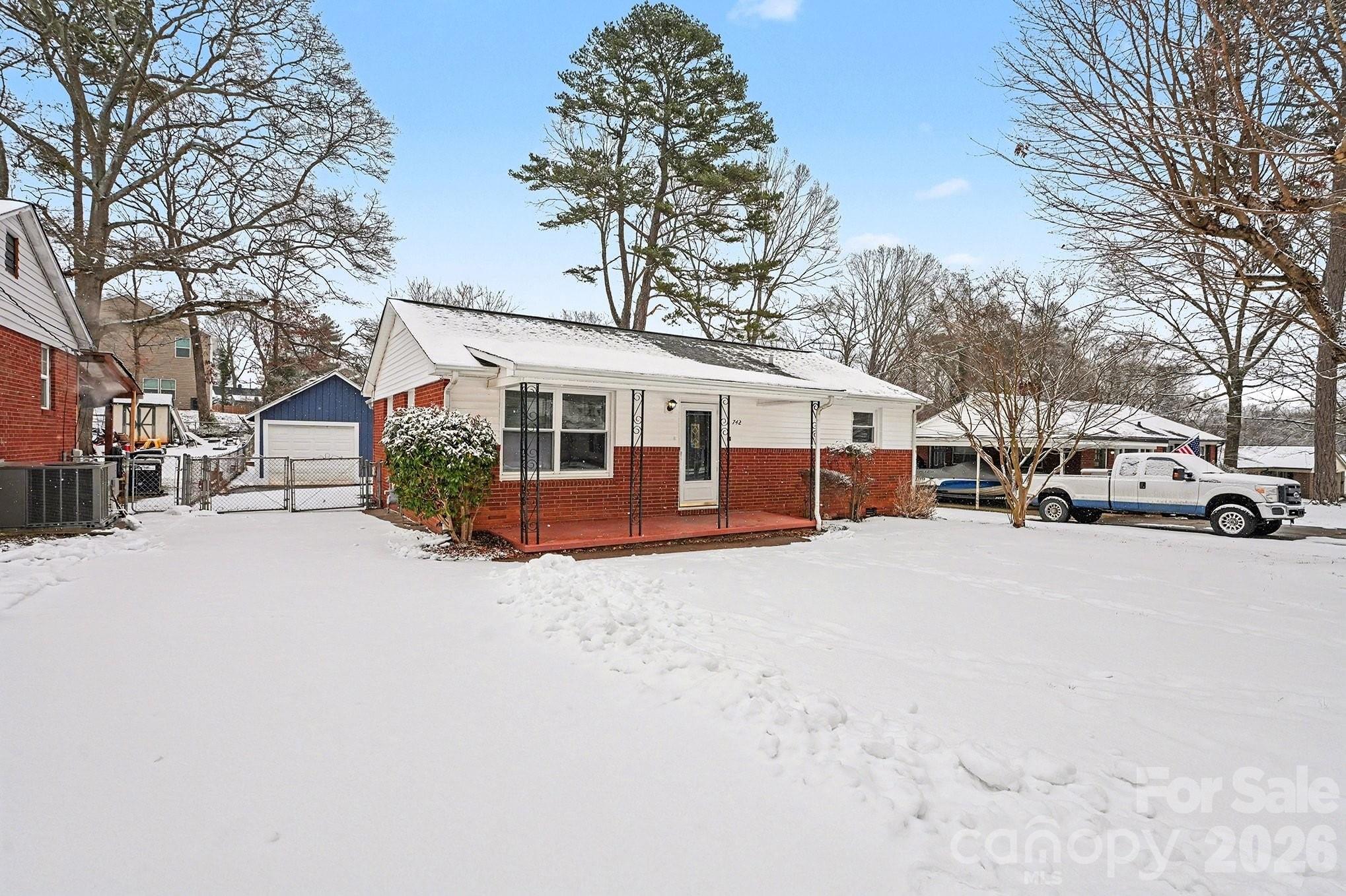 Exterior of 742 N Mulberry Street, Statesville, NC