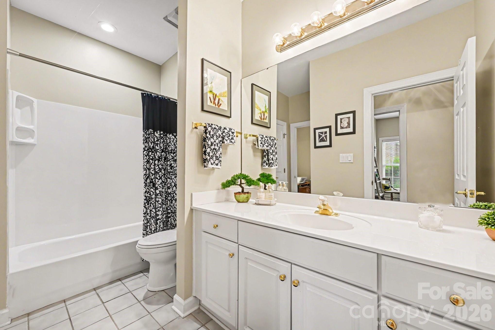 Photo 17 of 11341 Olde Turnbury Court, Charlotte, NC