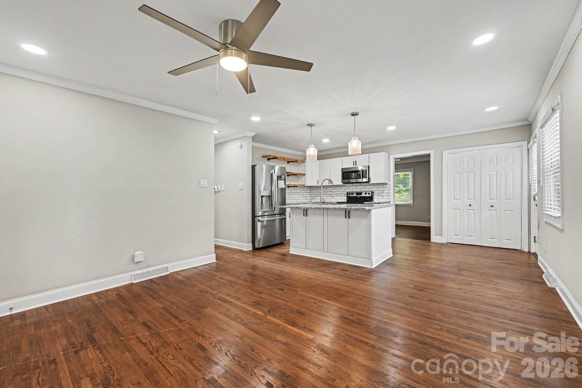 Photo 4 of 1126 Claremont Road, Charlotte, NC