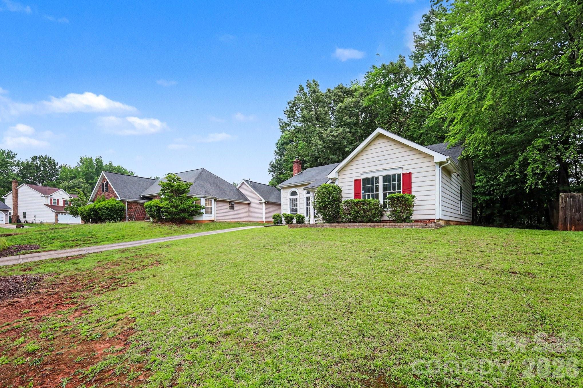 Photo 4 of 7925 Turquoise Drive, Charlotte, NC