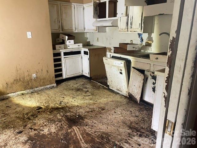 Photo 4 of 6026 Kingstree Drive, Charlotte, NC