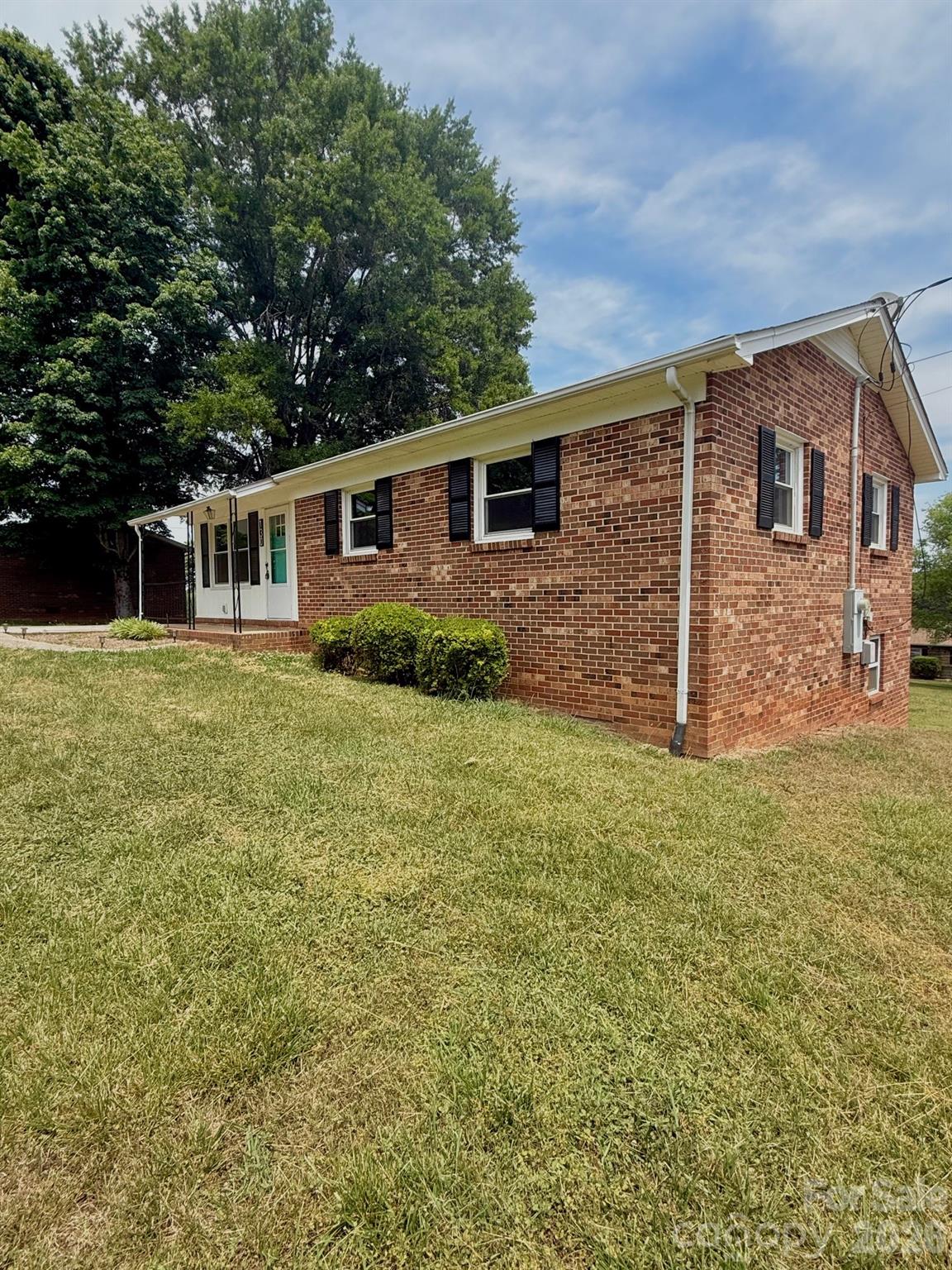 130 N Arlington Avenue, Jonesville, NC - photo 5 of 21