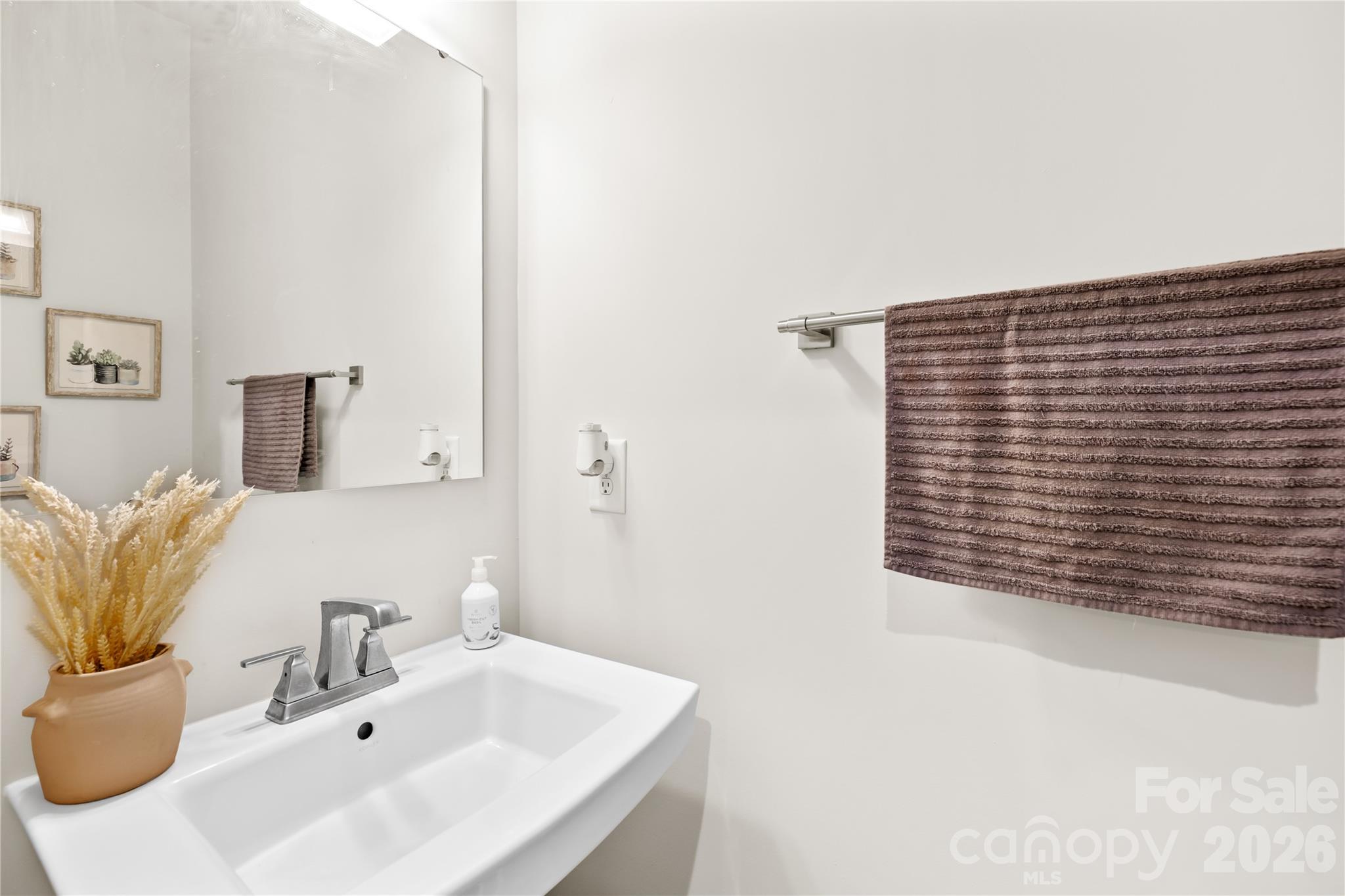 Photo 18 of 563 Nantahala Drive, Charlotte, NC