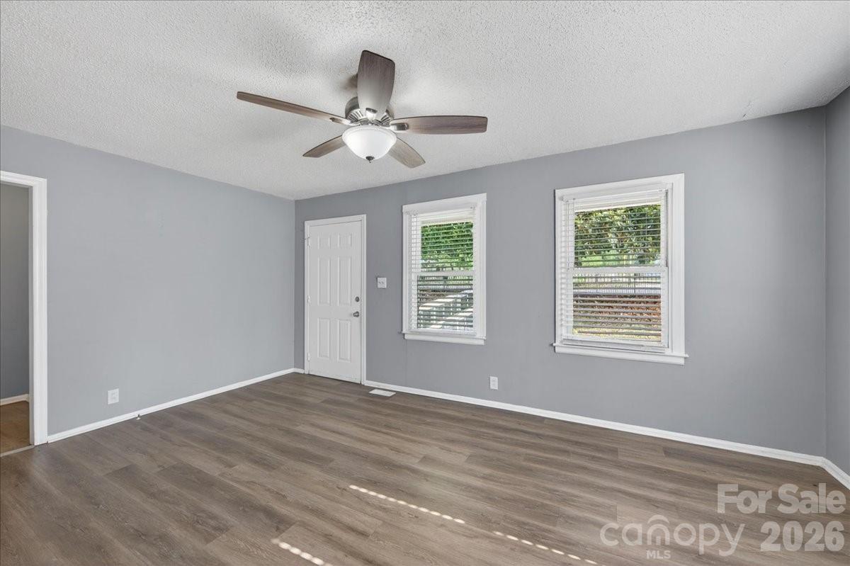 936 Holland Avenue, Charlotte, NC - photo 5 of 29