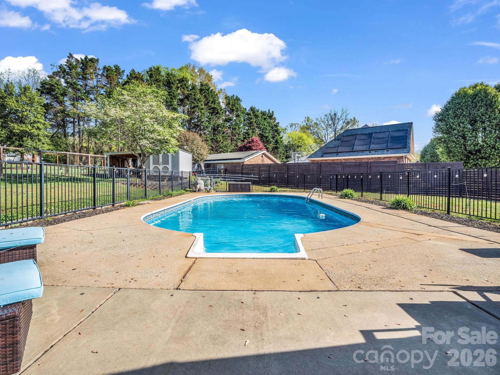 Photo 3 of 102 Knoll Court, Belmont, NC