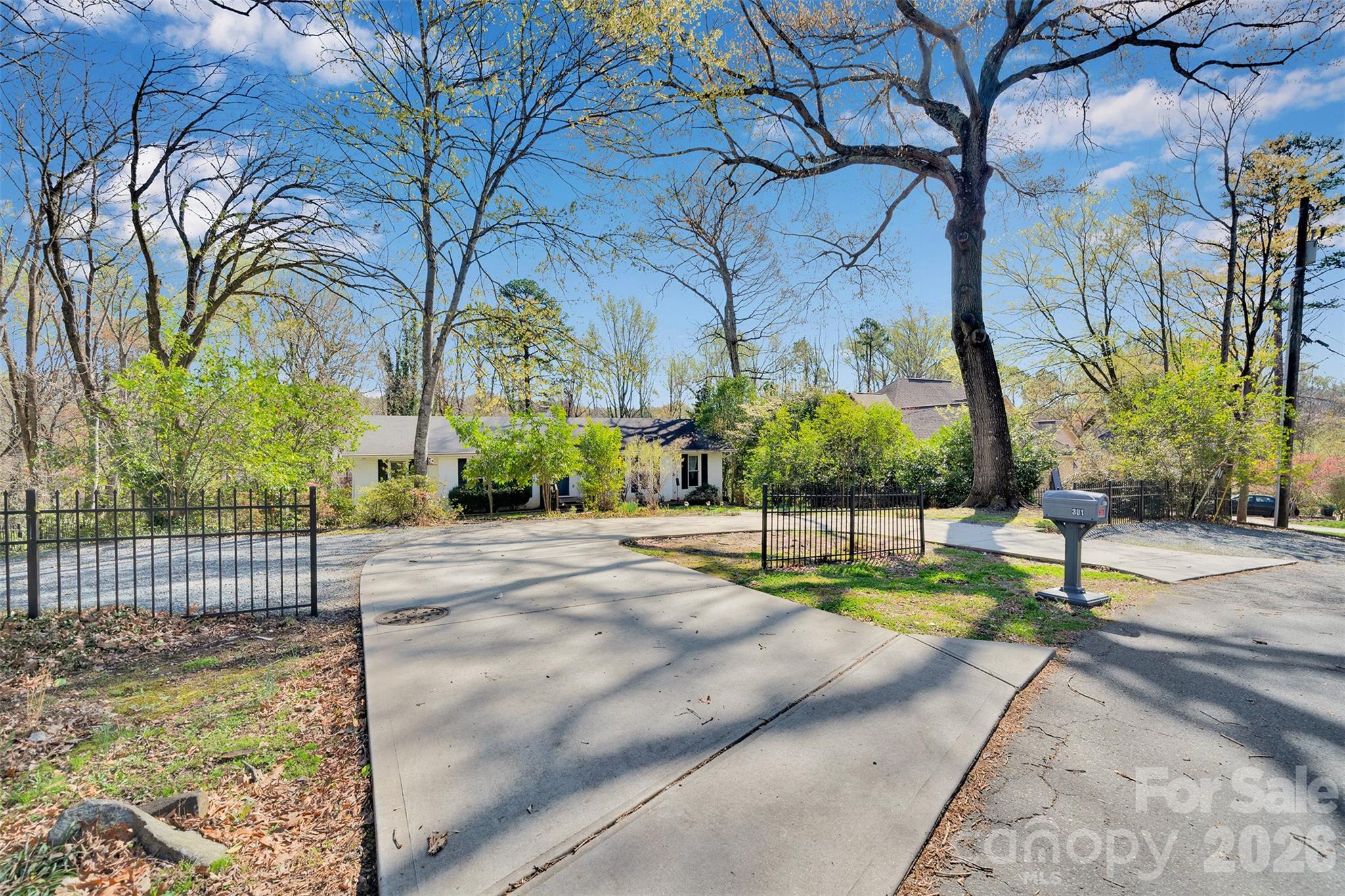 Photo 37 of 301 Hillandale Drive, Charlotte, NC