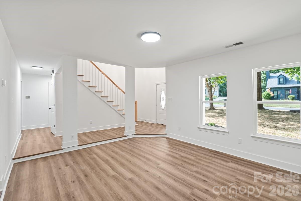 Photo 11 of 2033 Colony Hill Drive, Charlotte, NC