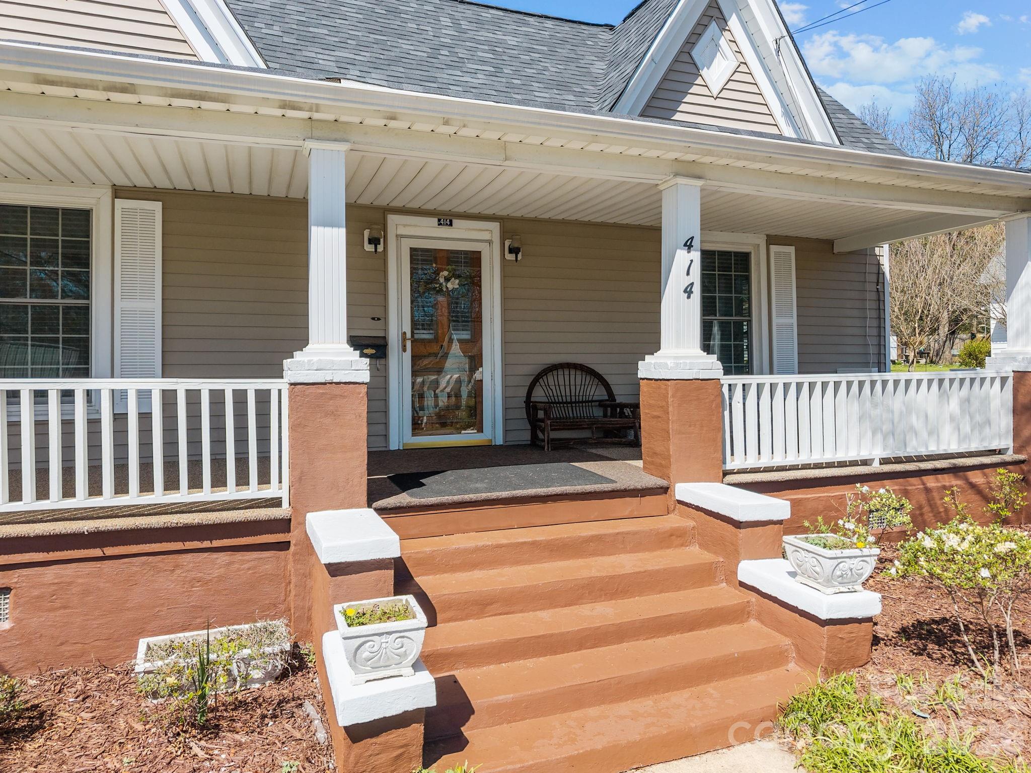 414 S Spencer Avenue, Spencer, NC - photo 8 of 45
