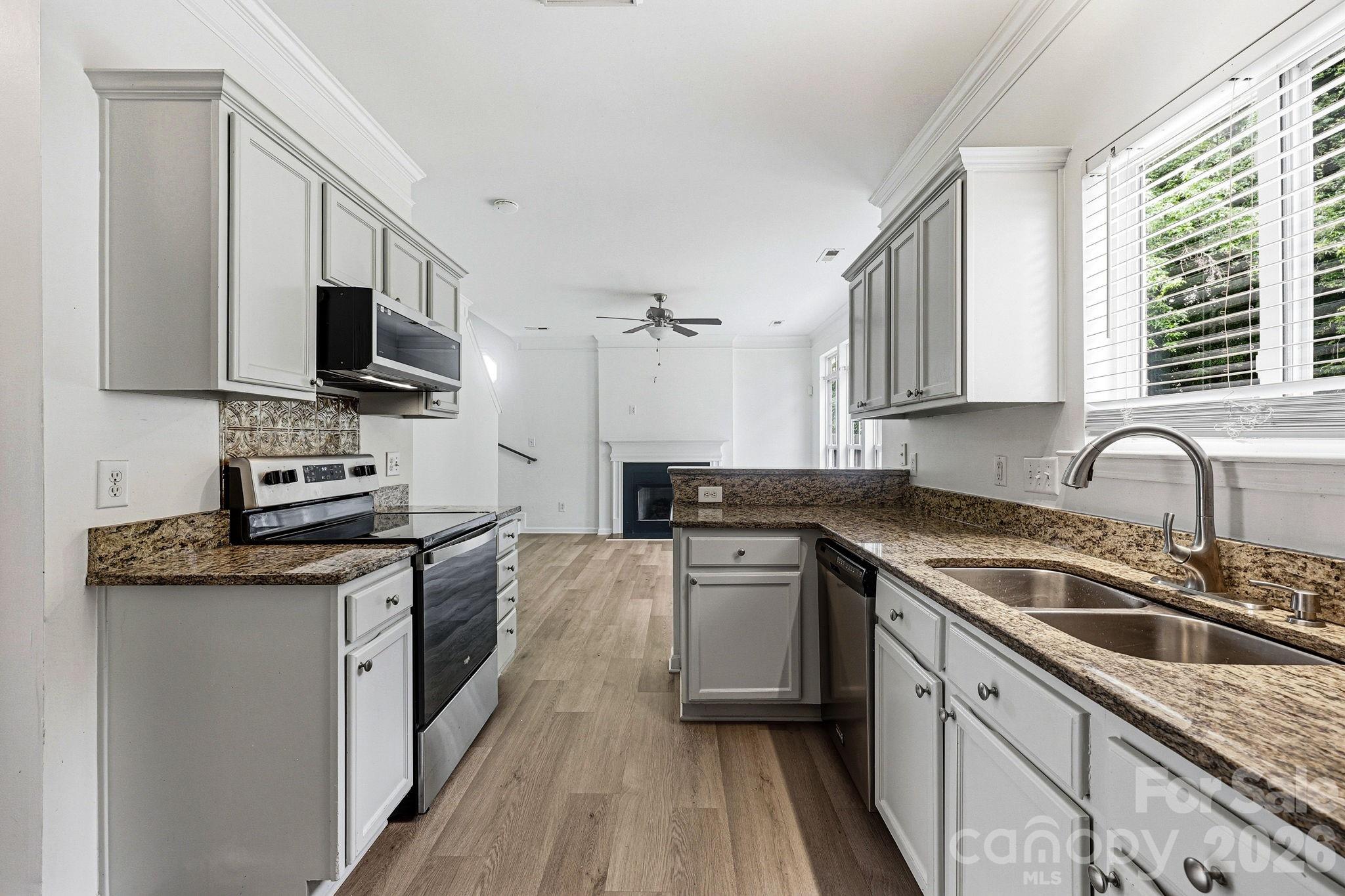 Home for sale at 5423 Starflower Drive, Charlotte, NC — photo 13 of 46