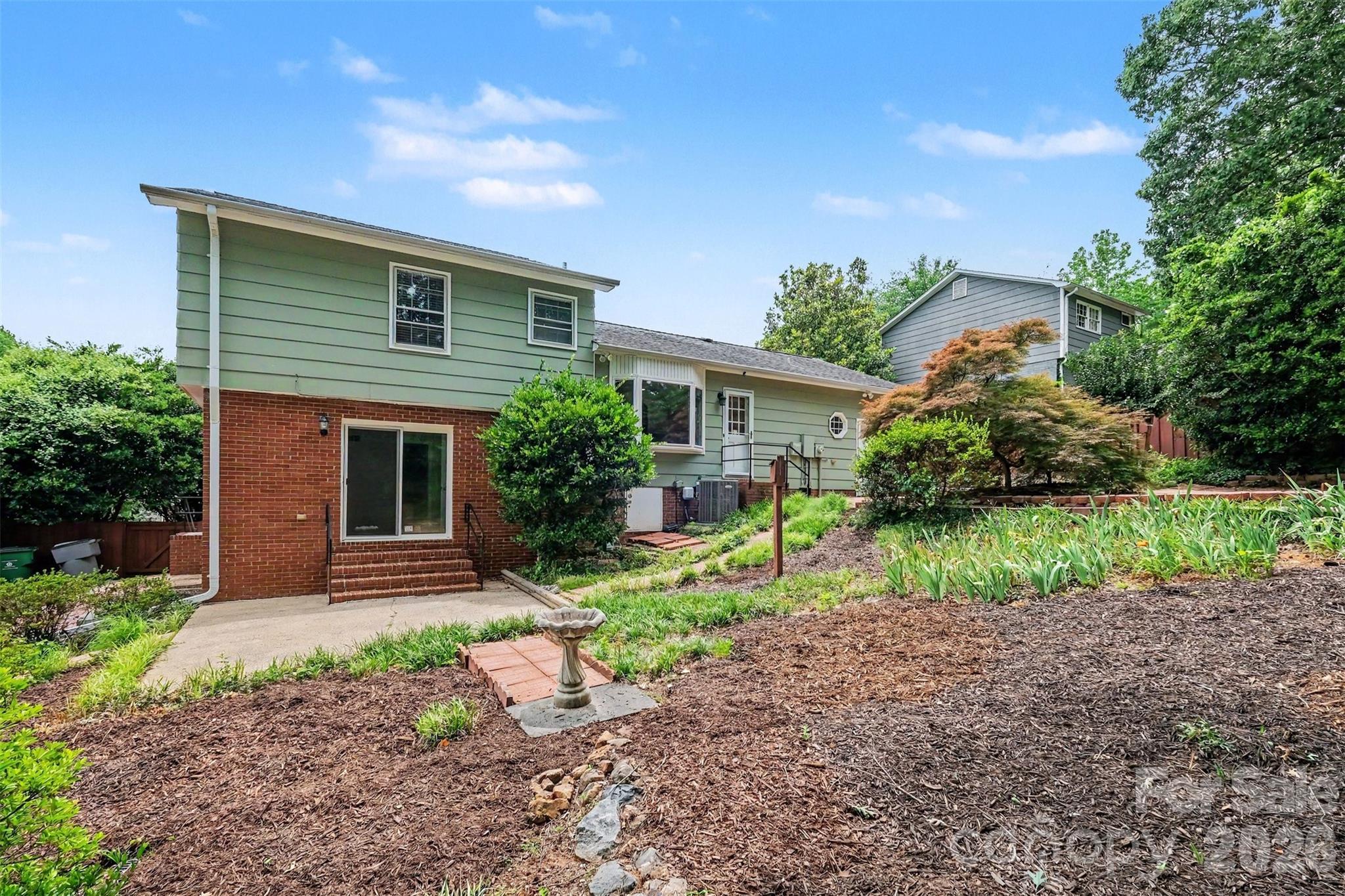 Home for sale at 1030 Mclaughlin Drive, Charlotte, NC — photo 30 of 33