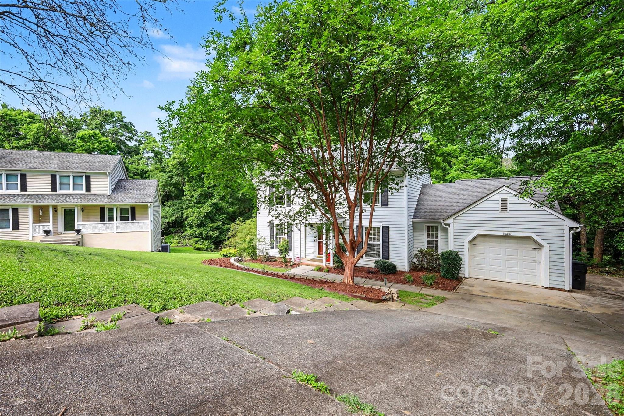 Photo 3 of 11808 Tall Oak Place, Charlotte, NC