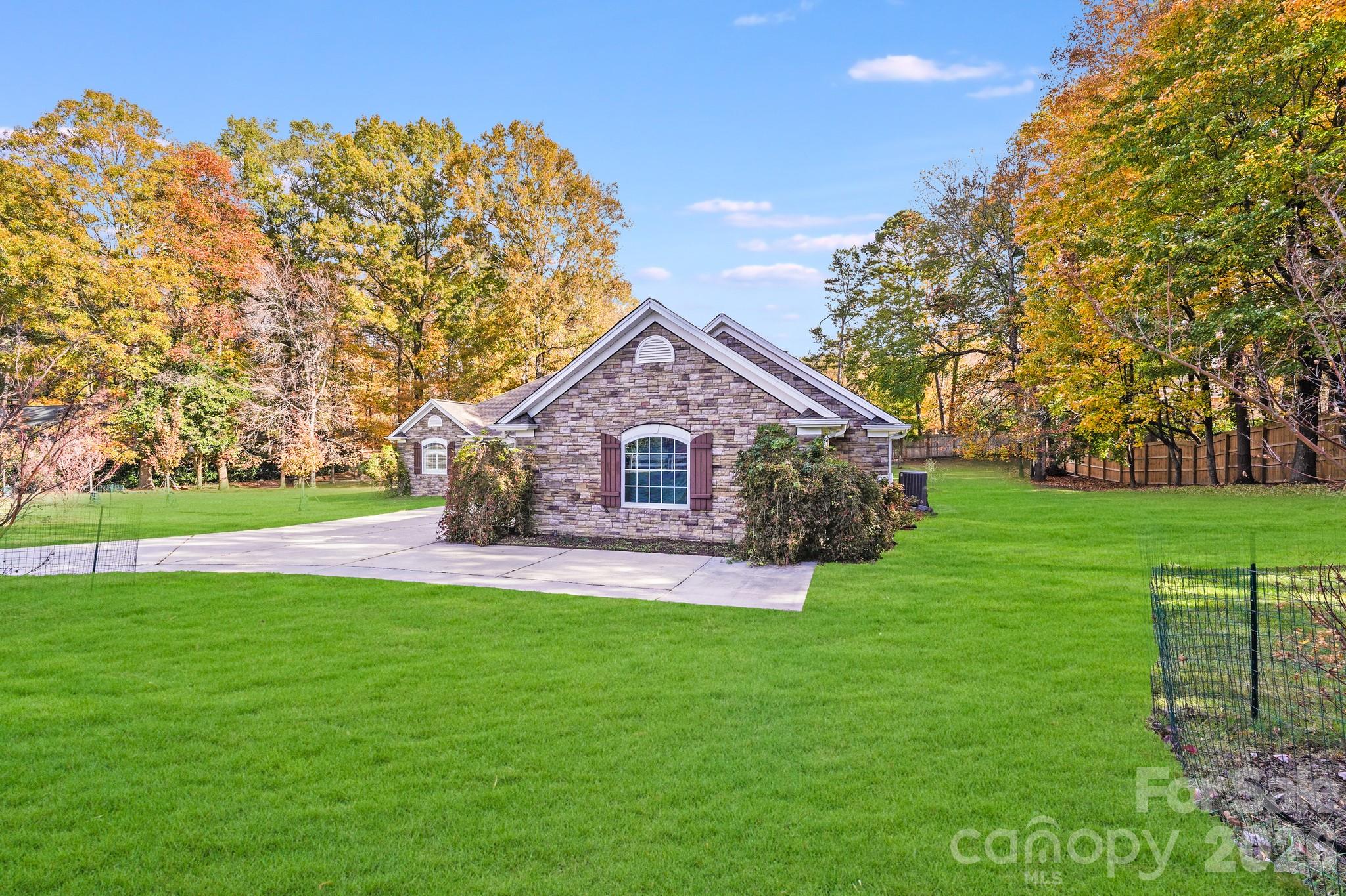 Photo 3 of 5329 Kuykendall Road, Charlotte, NC
