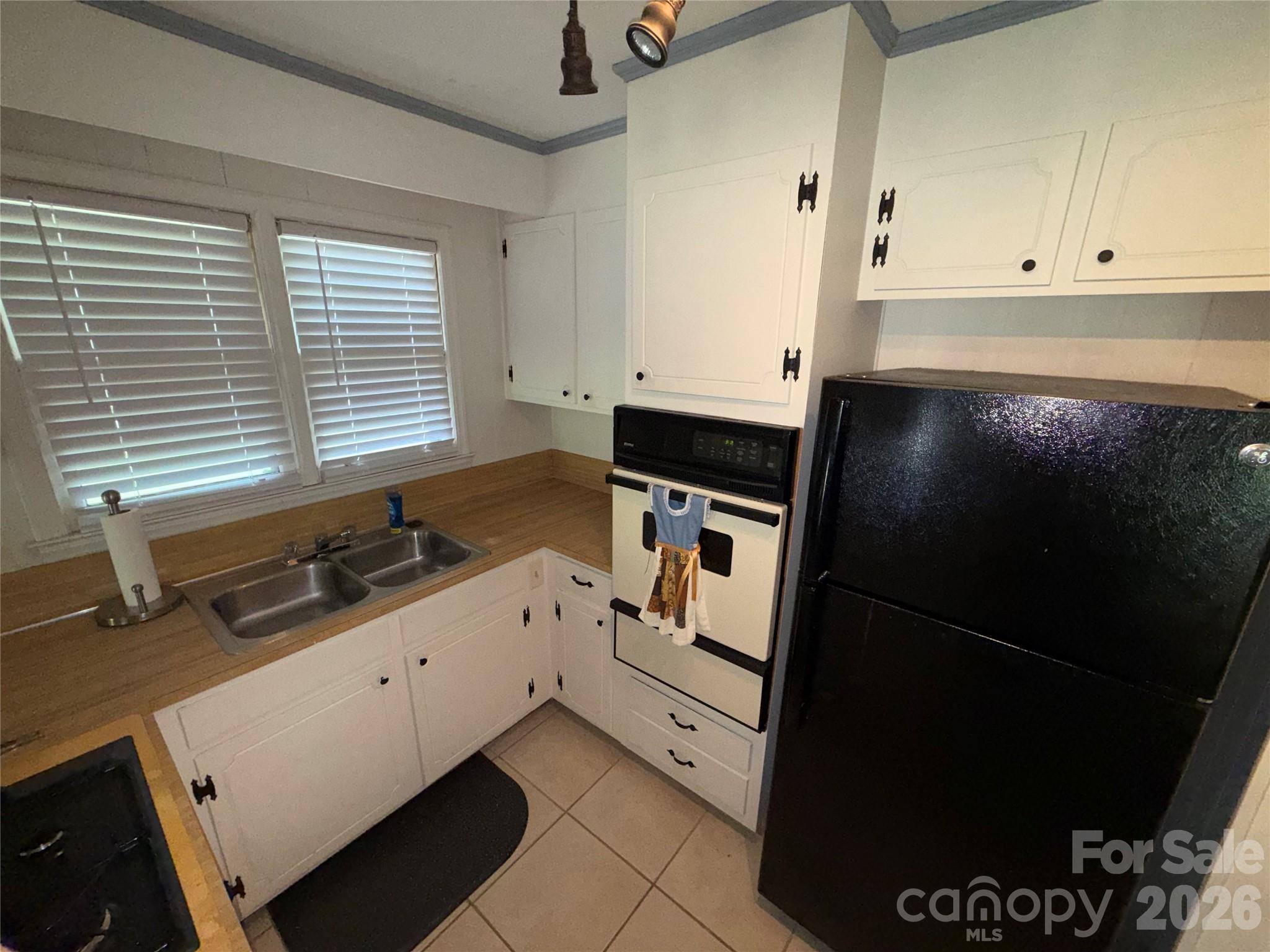 Home for sale at 3930 Fircrest Drive, Charlotte, NC — photo 12 of 23