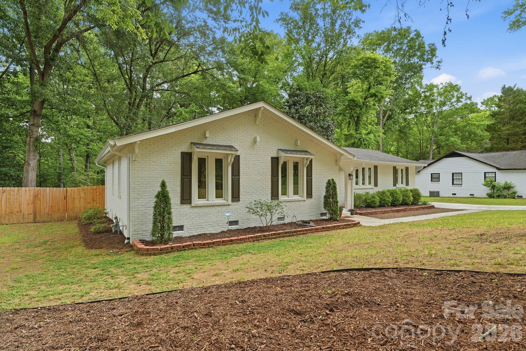 Photo 4 of 6535 Summerlin Place, Charlotte, NC