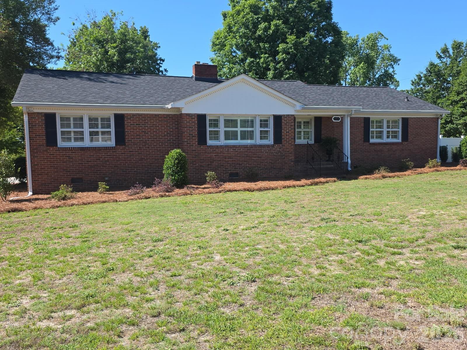 Photo 2 of 313 W Pigg Street, Pageland, SC