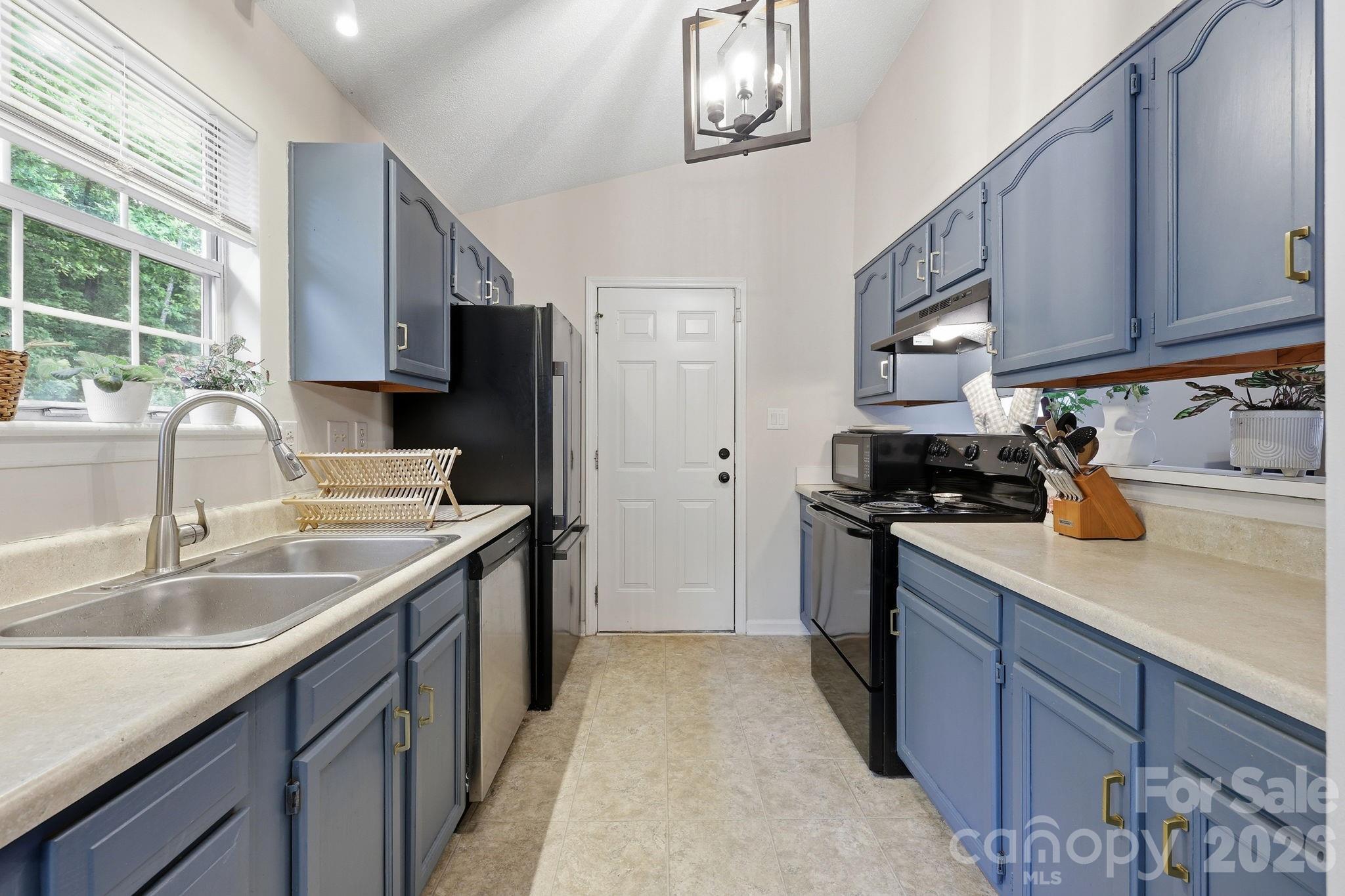 Photo 8 of 1221 Capps Hollow Drive, Charlotte, NC