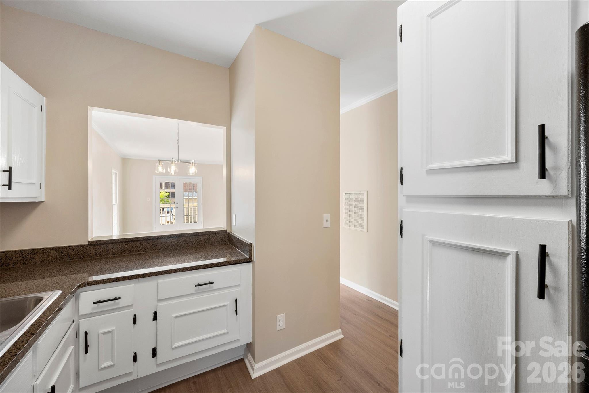 Photo 14 of 301 Queens Road108, Charlotte, NC